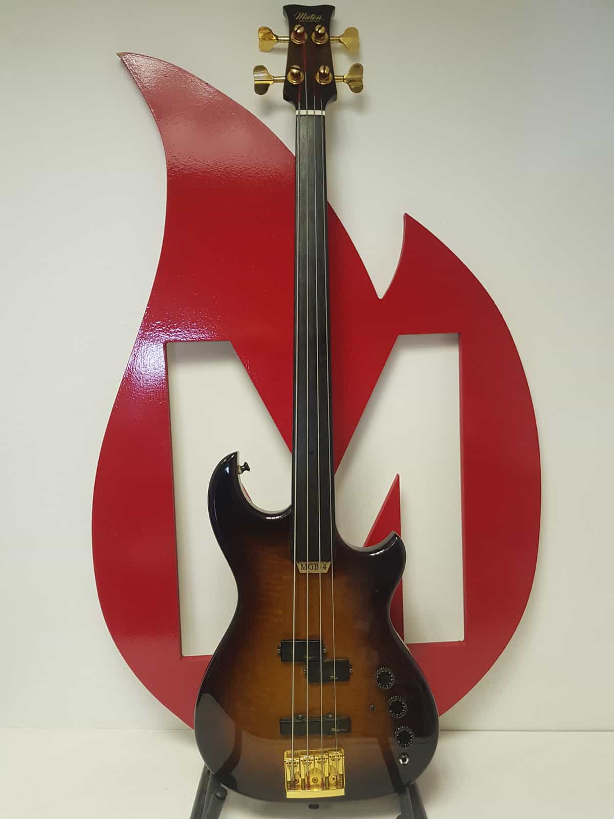 Maton – Fretless Bass – Custom Built | M-GUITARS - IN THE SHOP TODAY ...