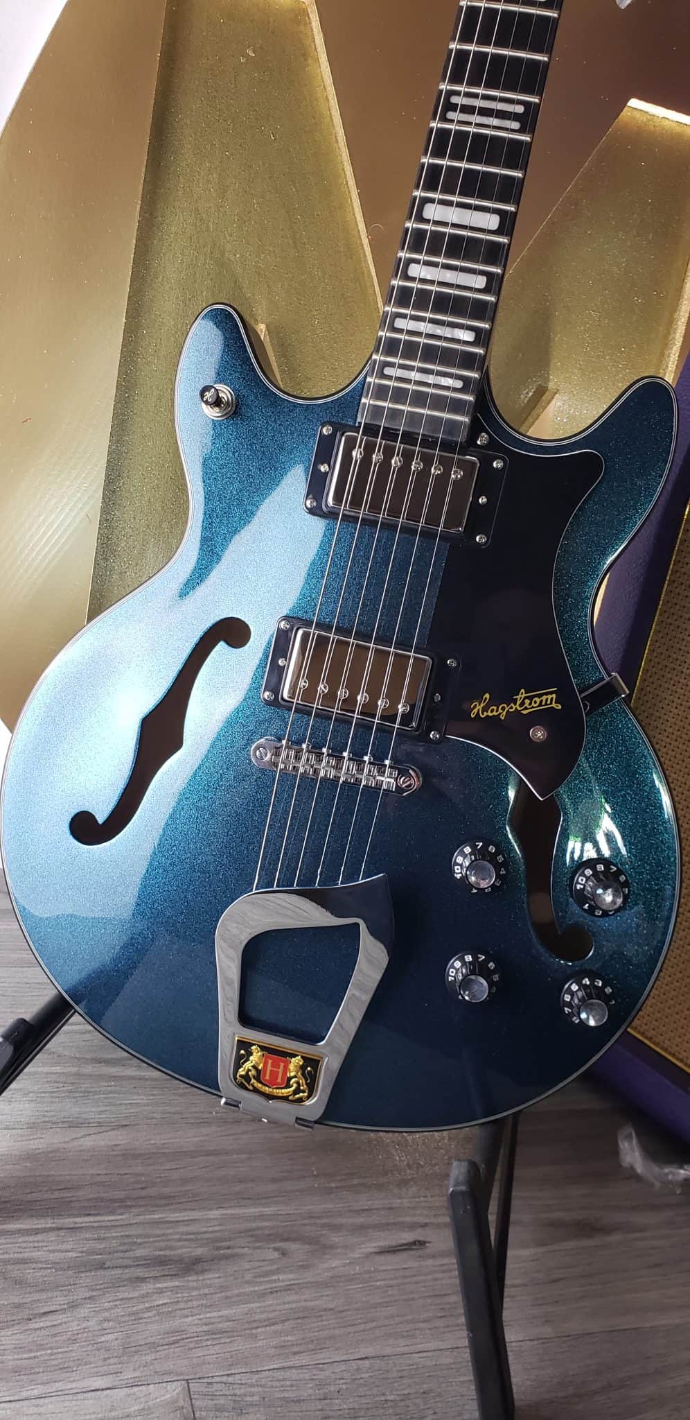 Hagstrom – Alvar – Limited Edition – Kaynite Blue Sparkle | M-GUITARS ...
